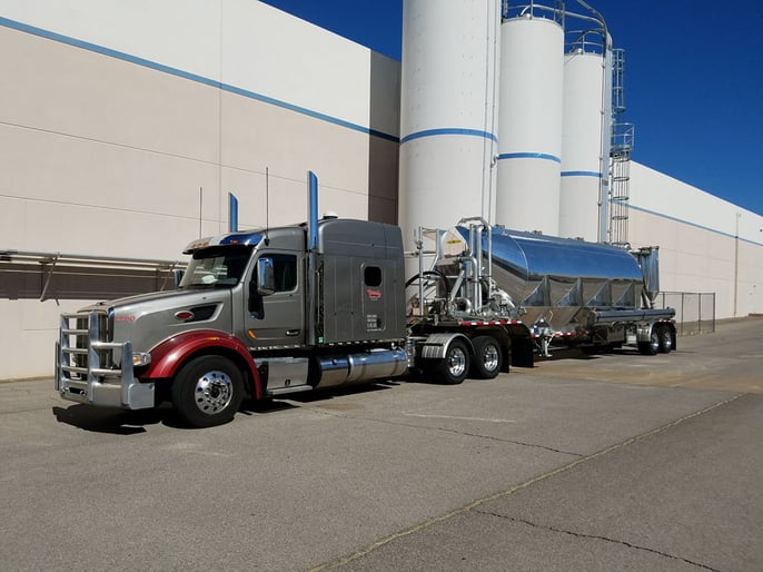 How to Help Pneumatic Truck Carriers When Loading and Unloading